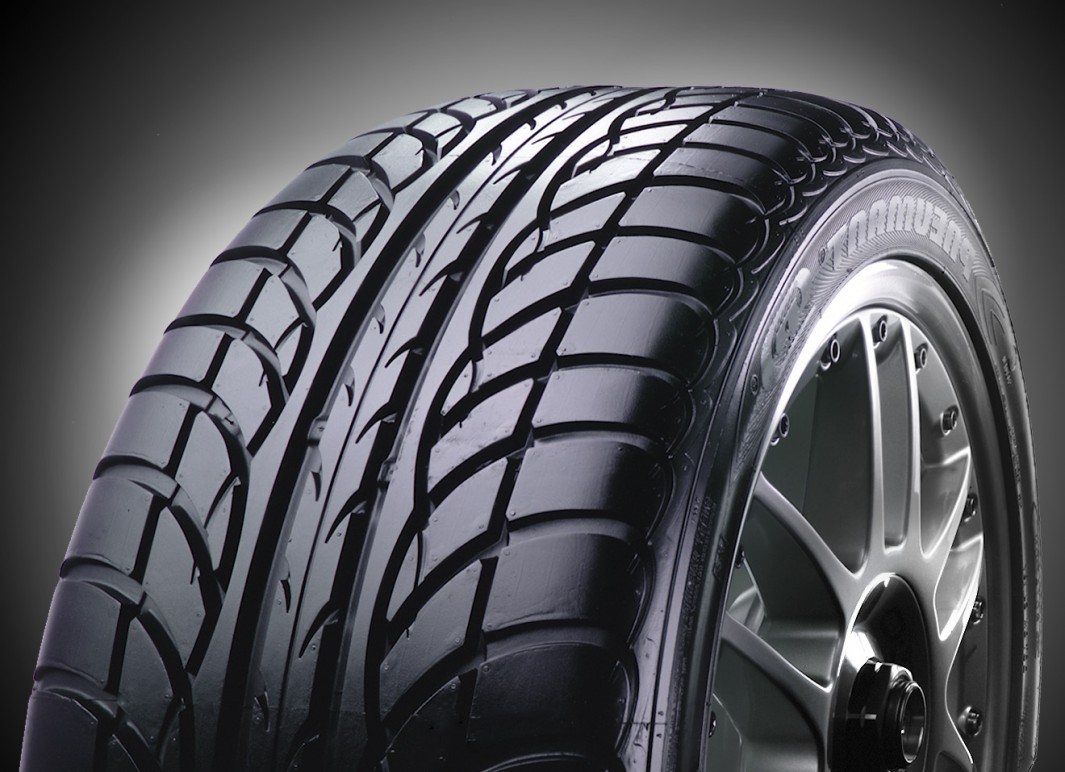 fokuspunkt | Reifenprofil Nahaufnahme - fokuspunkt Fotograf Berlin